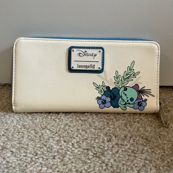 Loungefly | Bags | Loungefly Disney Lilo Stitch Upside Down Zip Wallet ...